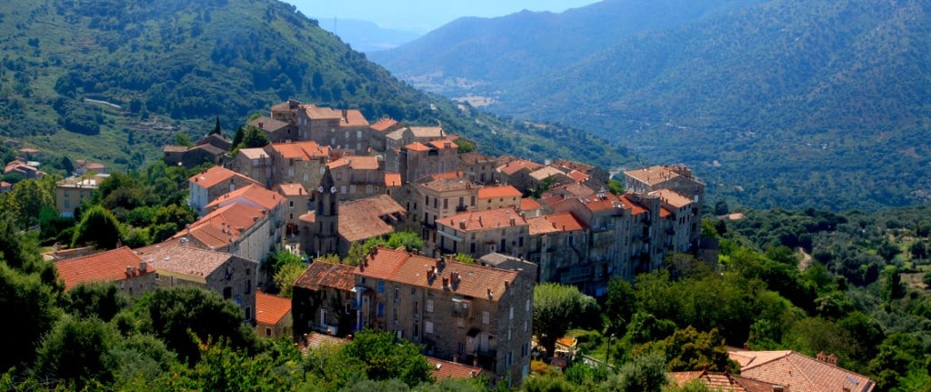 St Lucie de Tallano, om de Corsicaanse bergen te verkennen